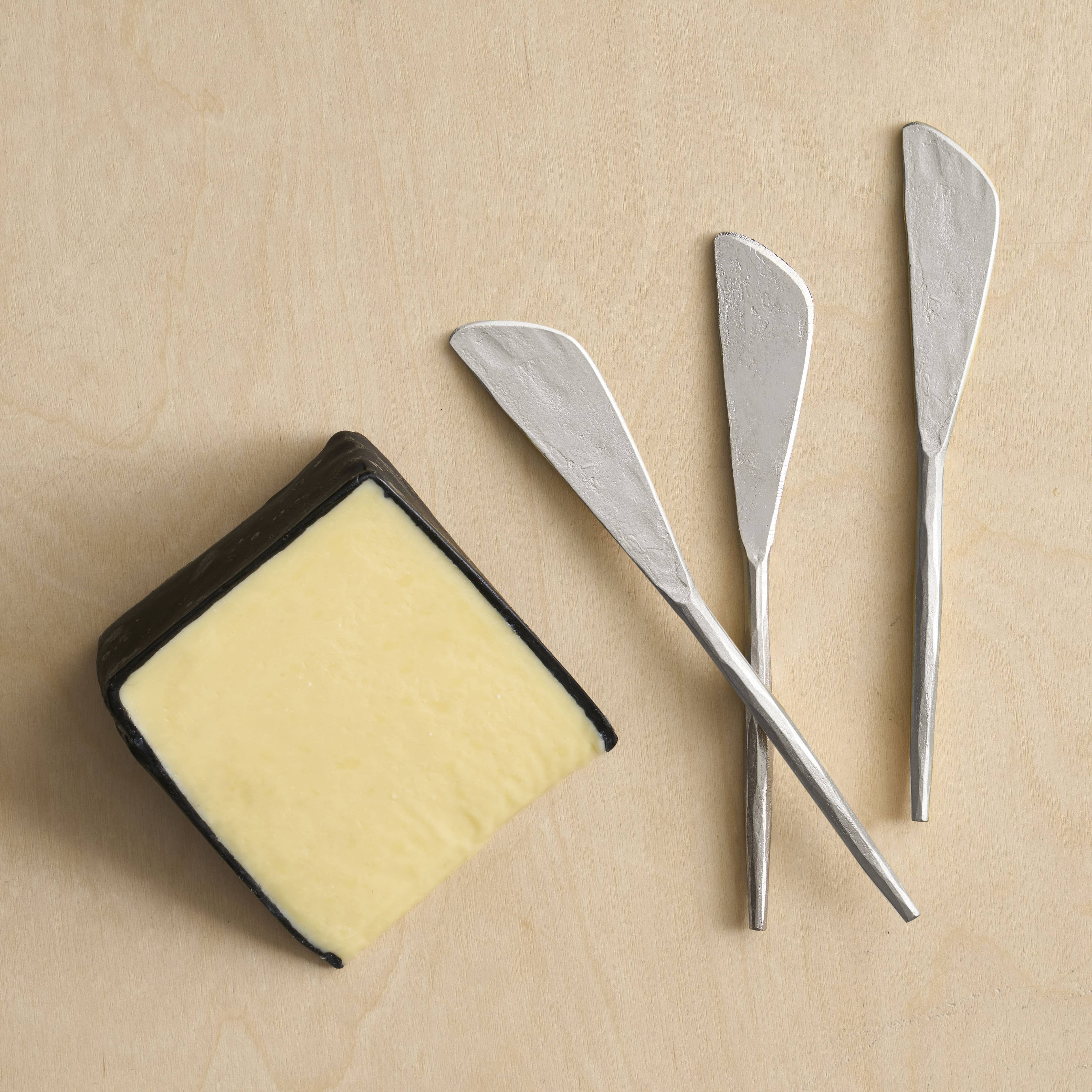 Forge Pewter Spreader Knives - Set of 2 – Pepperjack Provisions